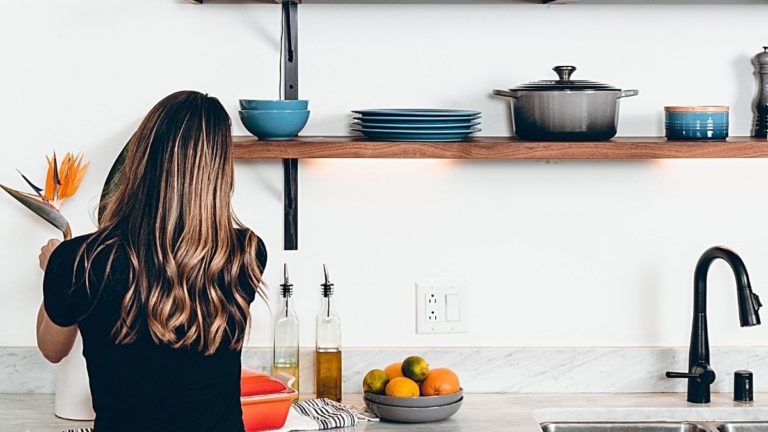 20 Organization Essentials Every Woman Needs to Own - Authentically Del